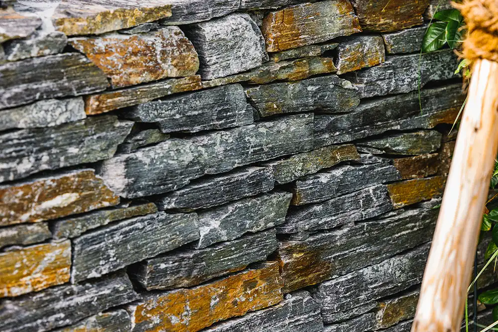 Steinmauer im Garten | Grünraum Gartengestaltung